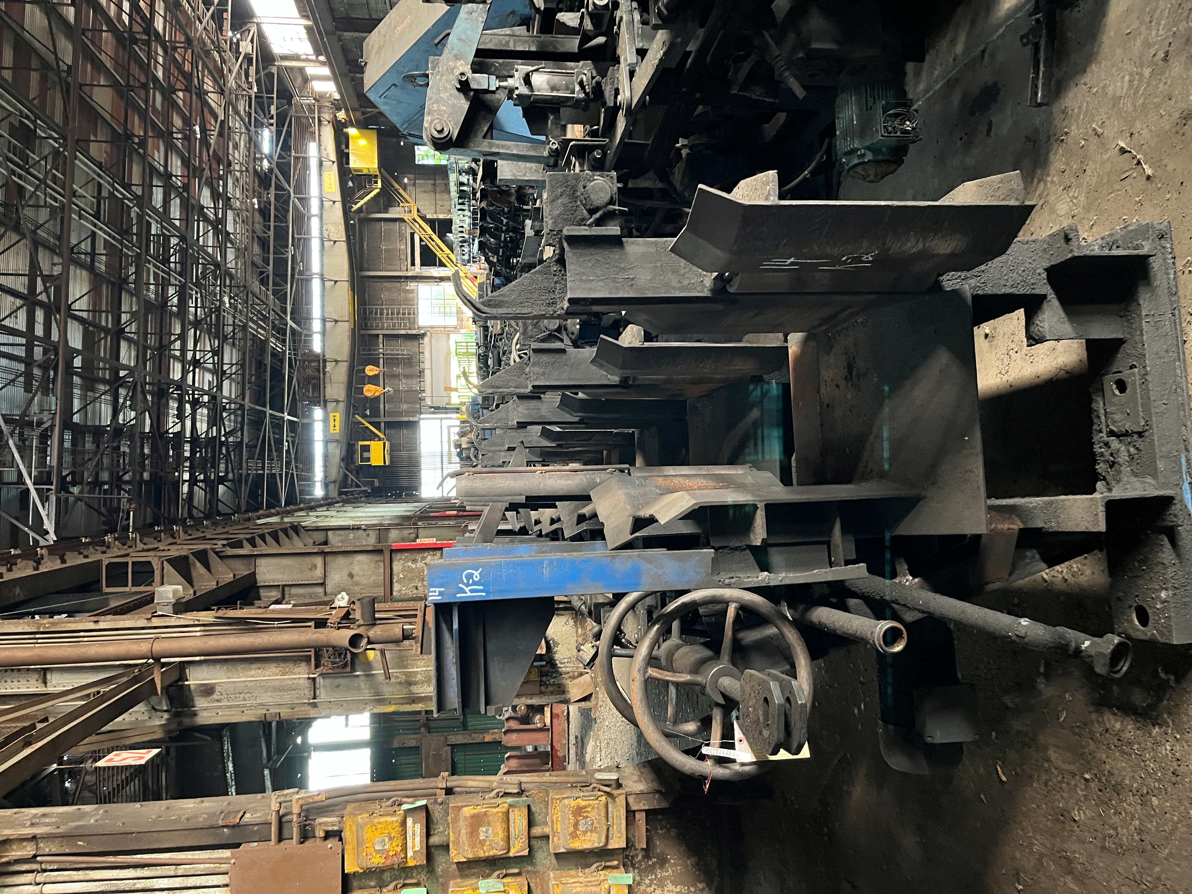 68' 7 1/2 DIA X 25" FACE INDIVIDUALLY DRIVEN TABLES 16 ROLLS ON 4 ...